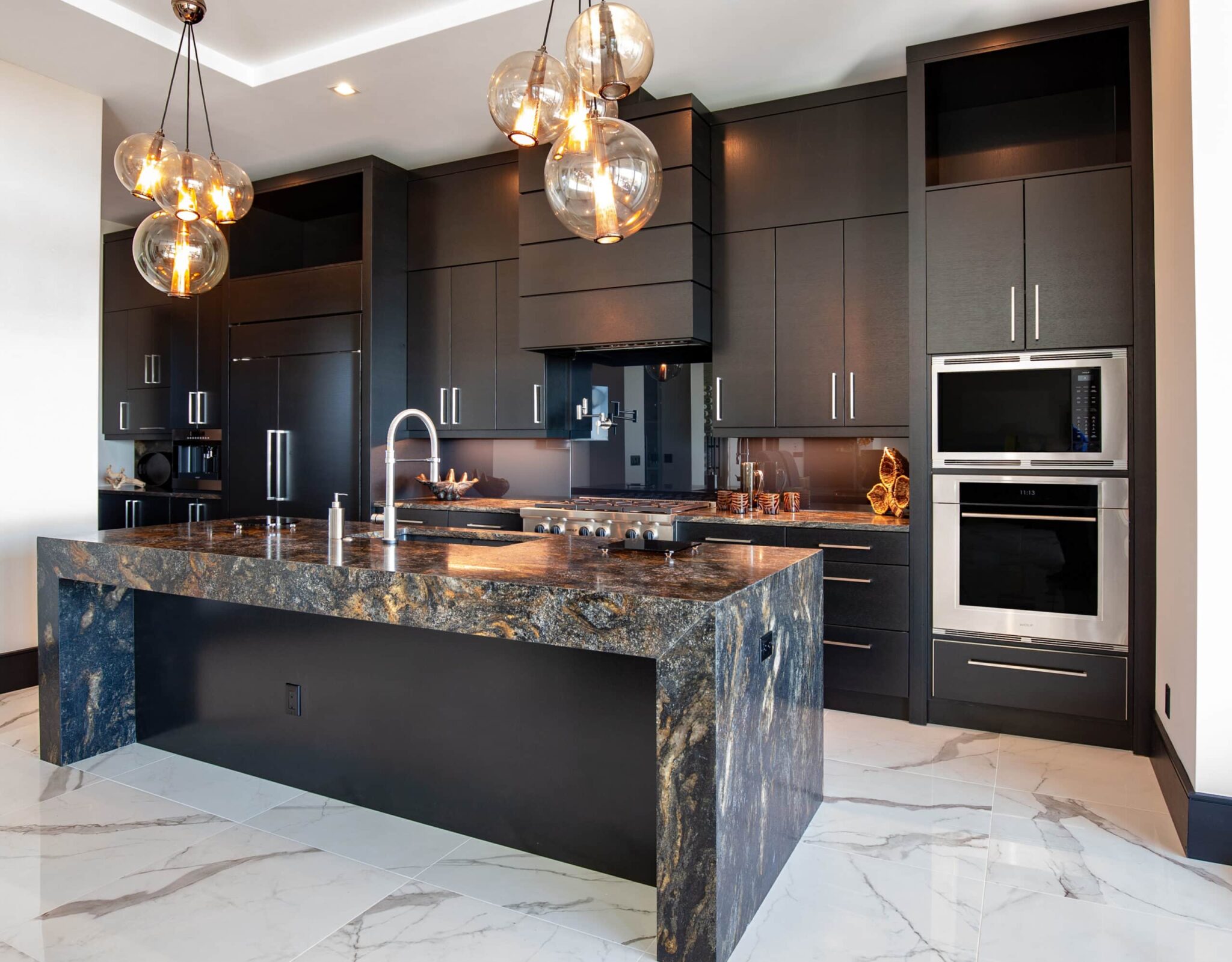 Luxury Cabinet Finishes: Solid Wood, Veneer Or Laminate